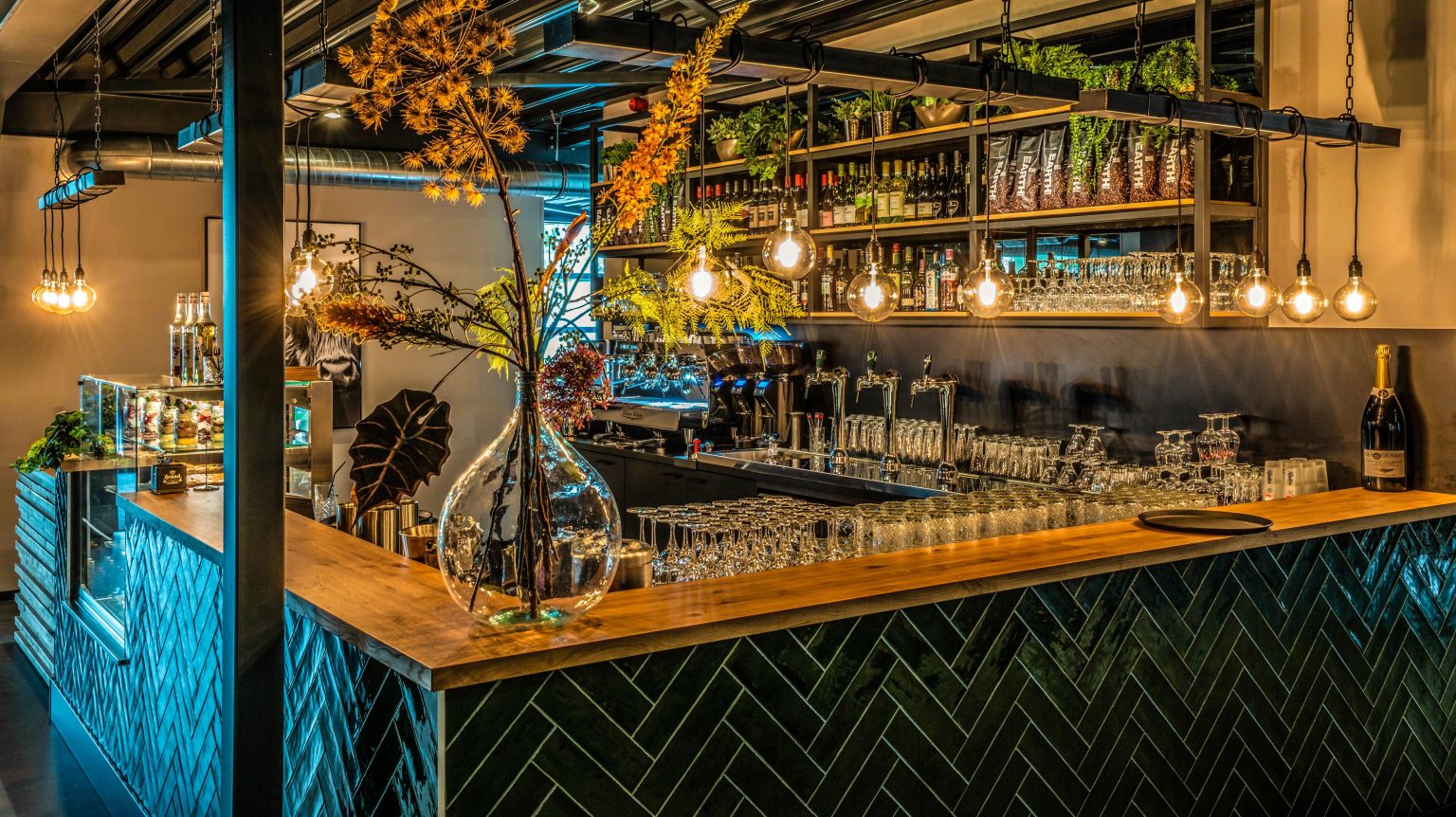Roompot restaurant Charlie - Schaijk - Peter van Son Interieurobjecten
